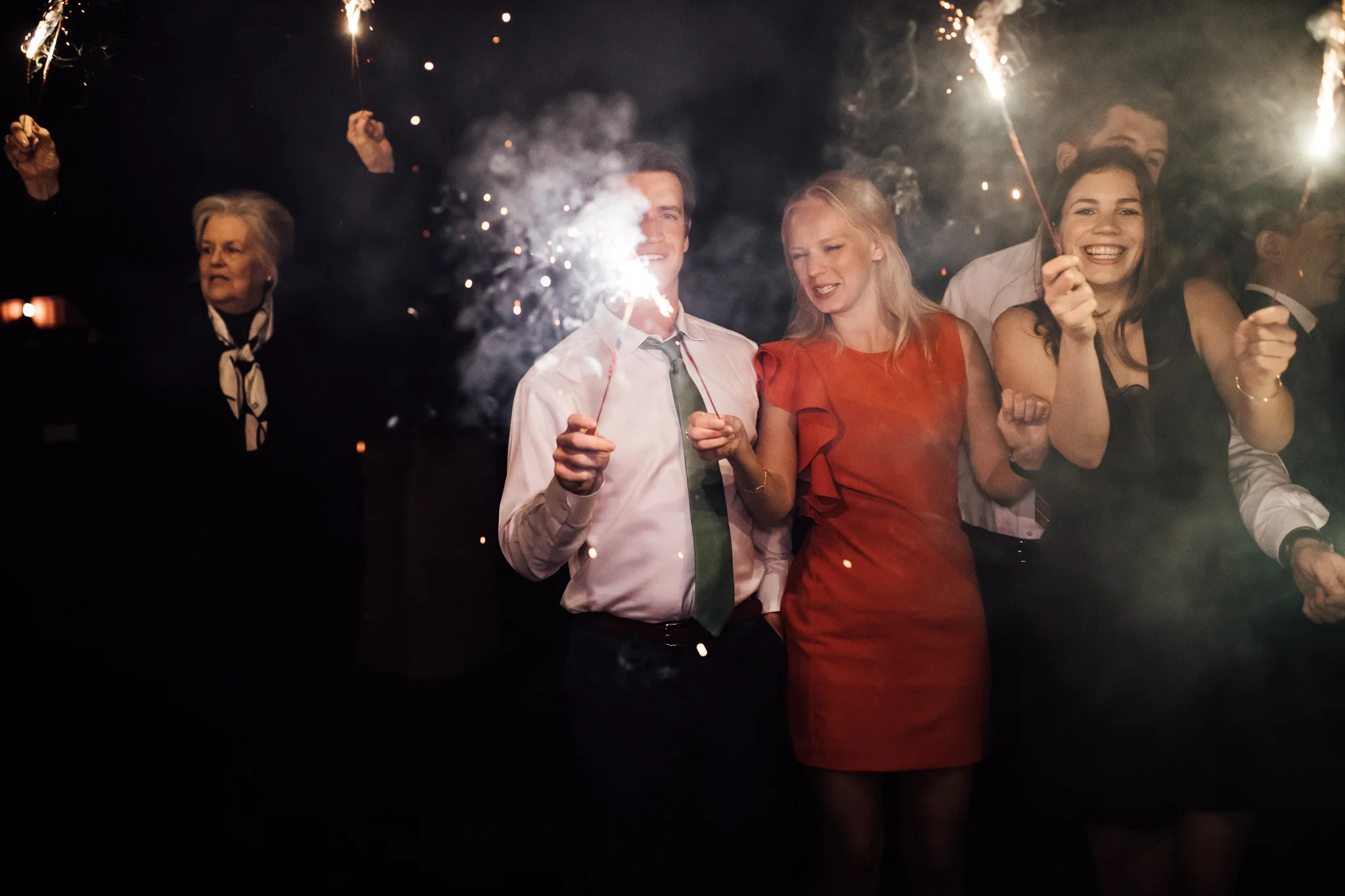 How to Pull off the Perfect Sparkler Exit at Your Wedding — Memphis ...