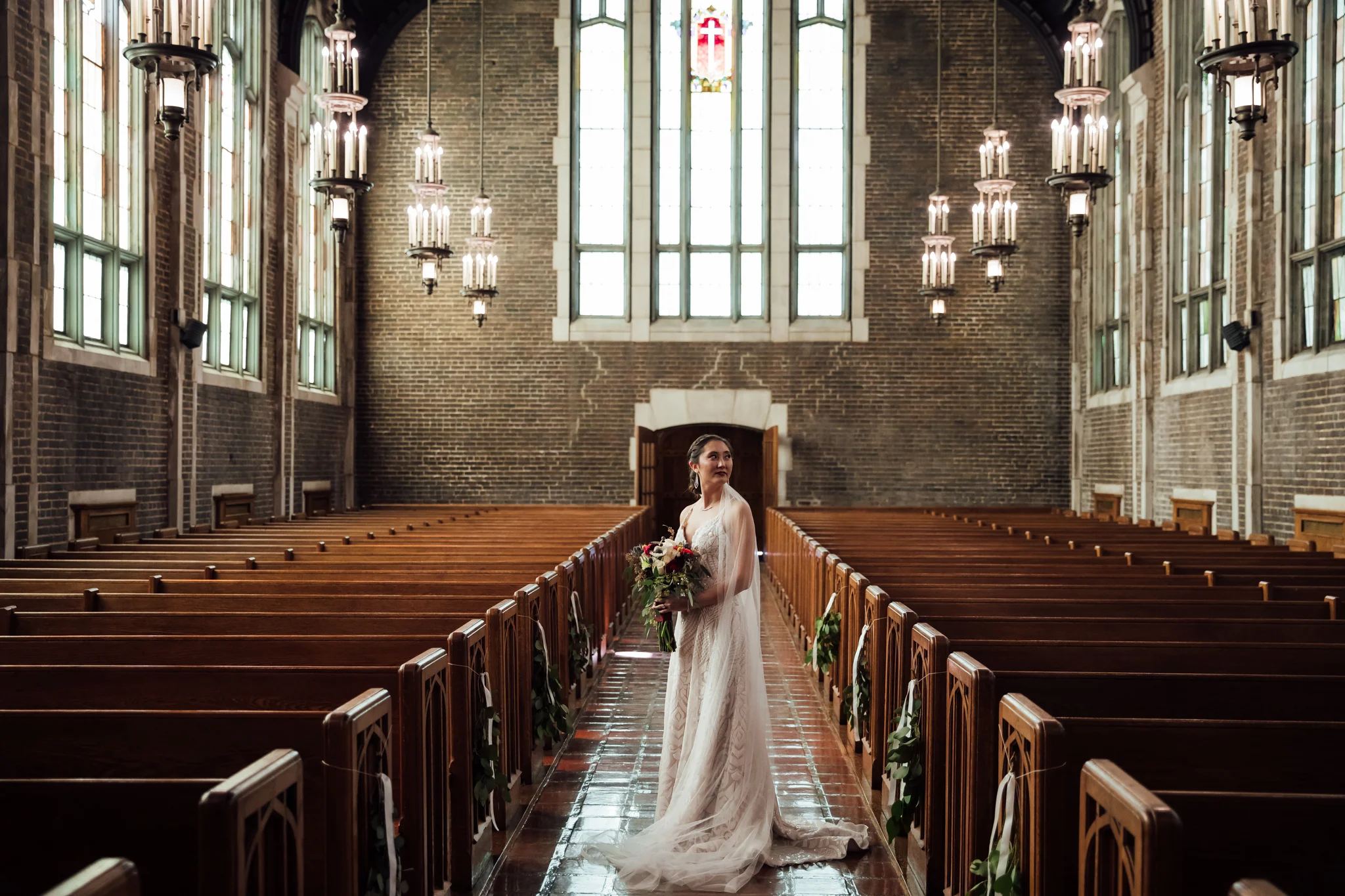 Spring Wedding in Chattanooga, TN at the Patten Chapel and The ...