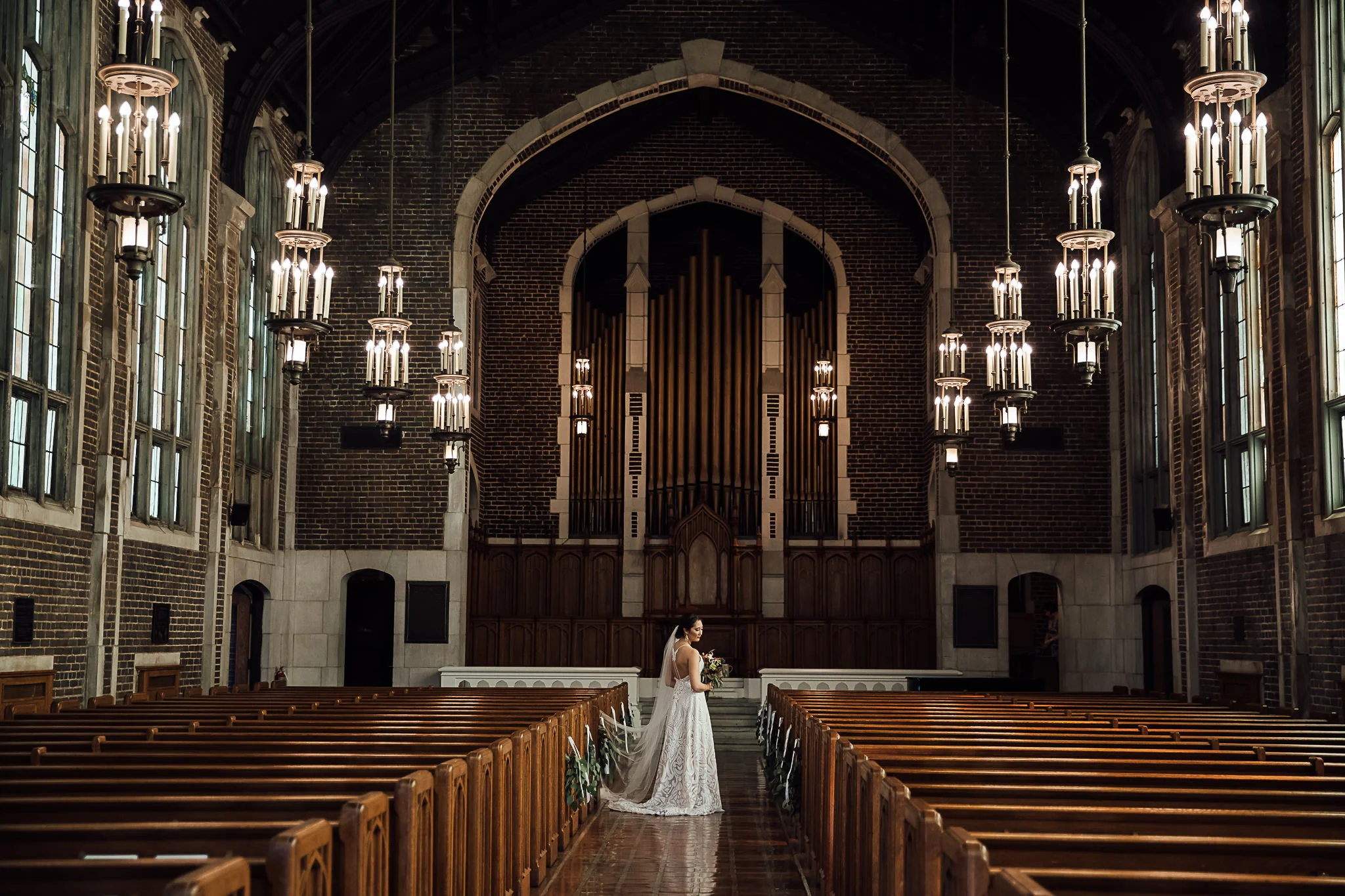 Spring Wedding in Chattanooga, TN at the Patten Chapel and The ...