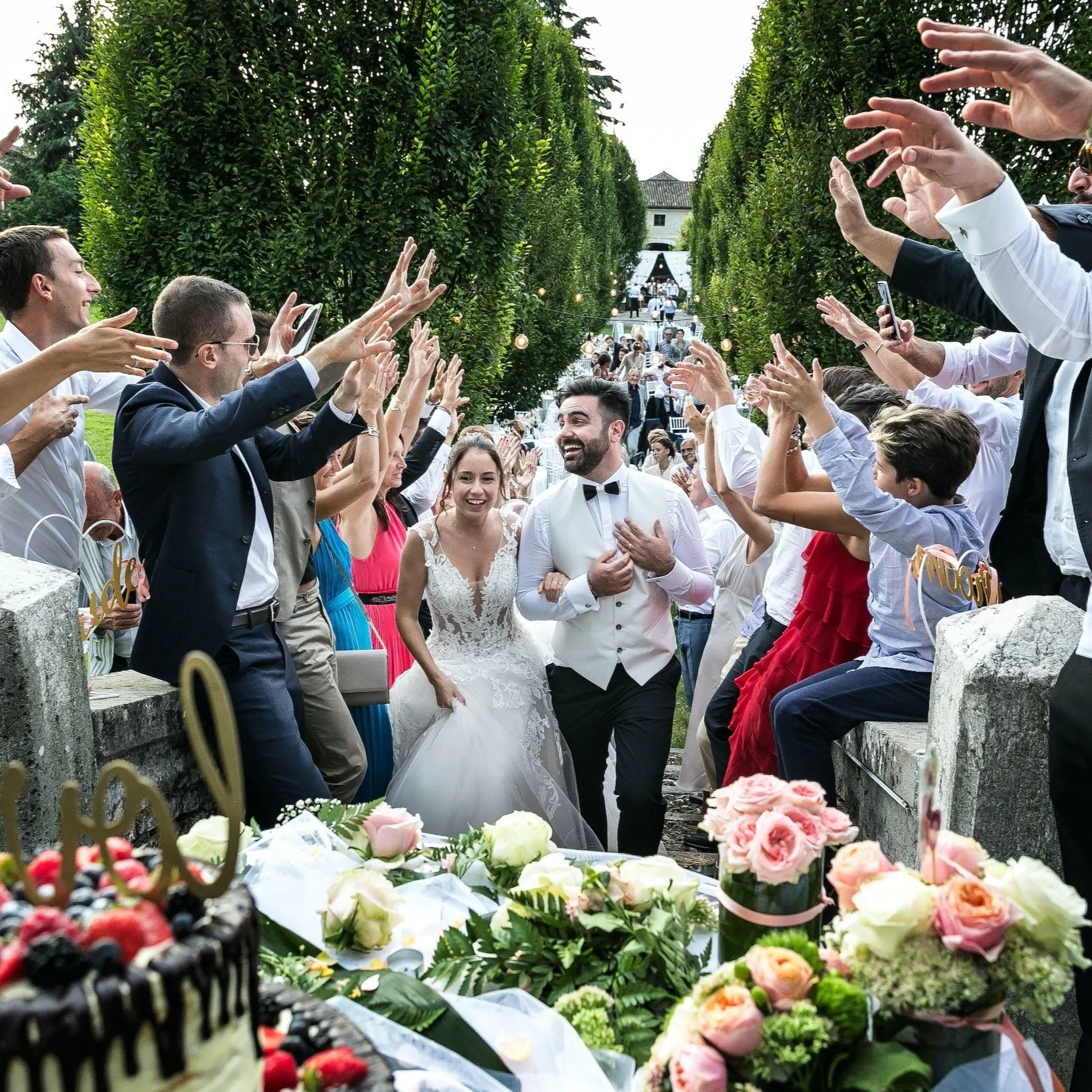 What’s the traditional order for the wedding party processional and ...