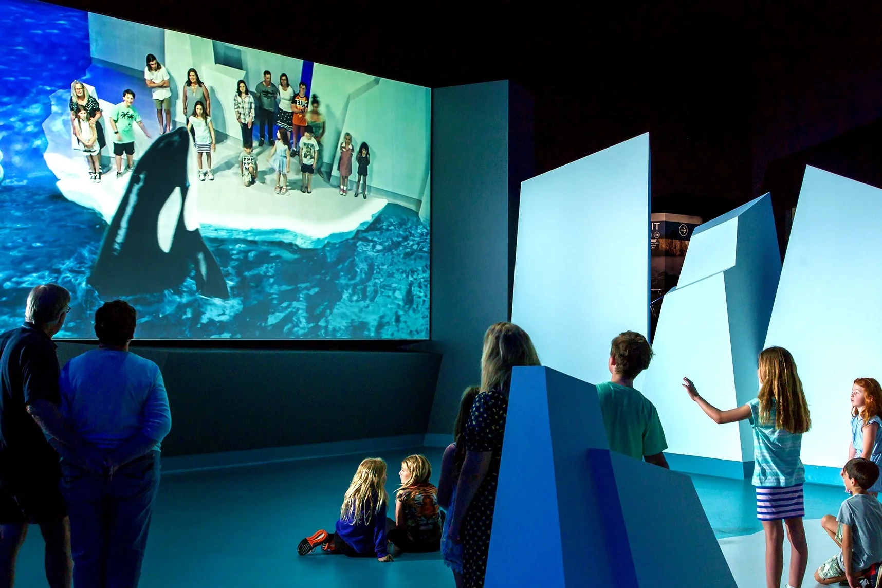 BroadcastAR – Large-screen Augmented Reality System | INDE