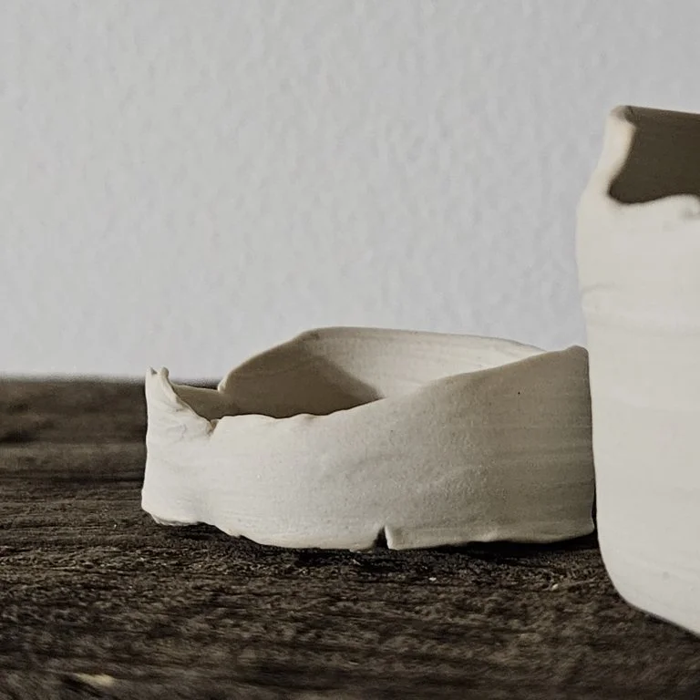 Utako Shindo | Liminal in hand: paper curls like the form of clay 閾の手 ...