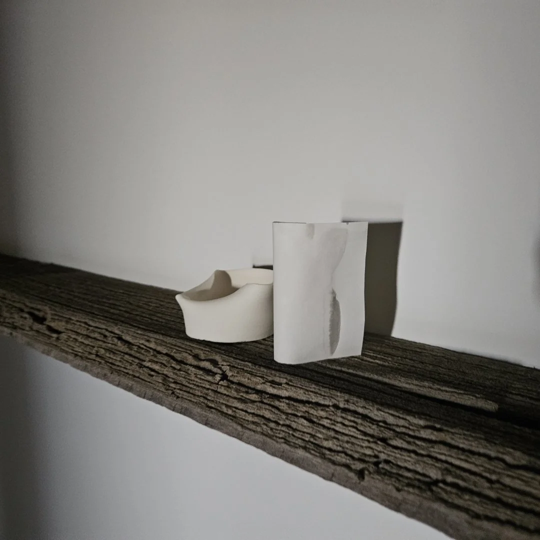 Utako Shindo | Liminal in hand: paper curls like the form of clay 閾の手 ...