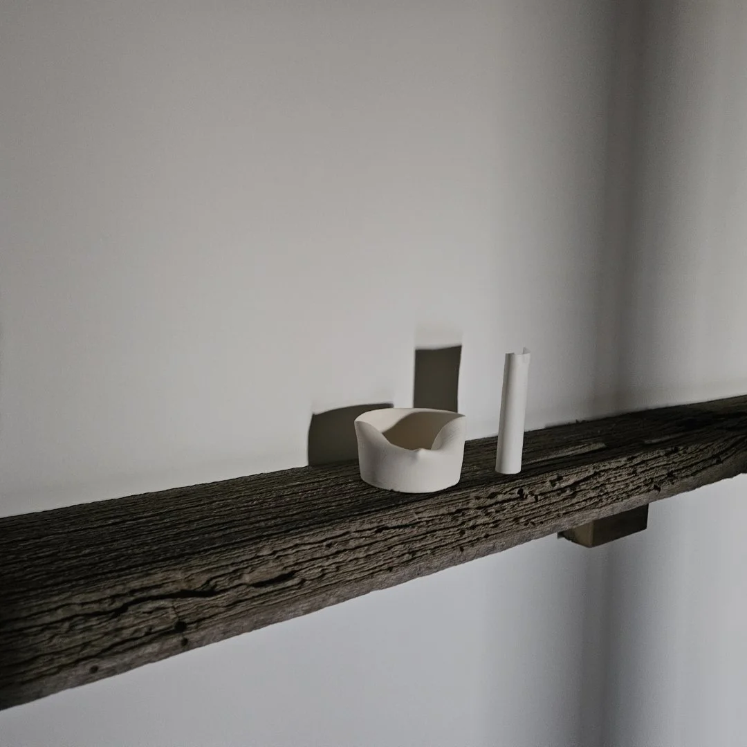 Utako Shindo | Liminal in hand: paper curls like the form of clay 閾の手 ...