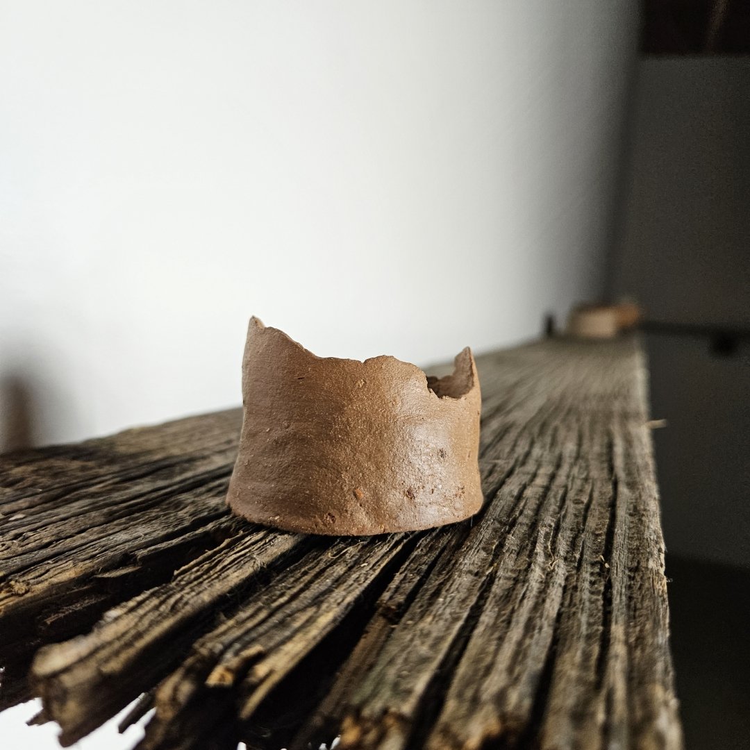 Utako Shindo | Liminal in hand: paper curls like the form of clay 閾の手 ...