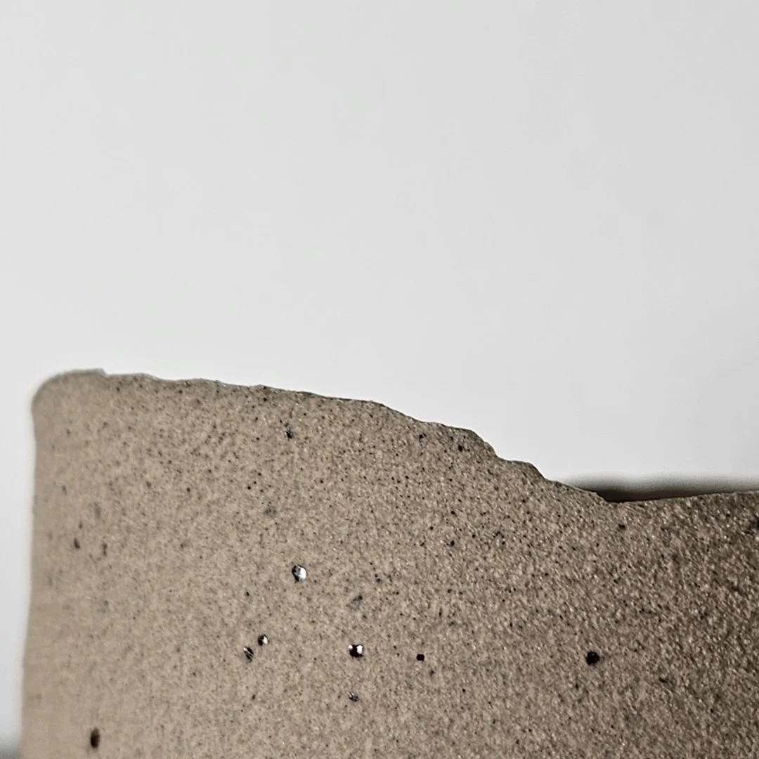 Utako Shindo | Liminal in hand: paper curls like the form of clay 閾の手 ...