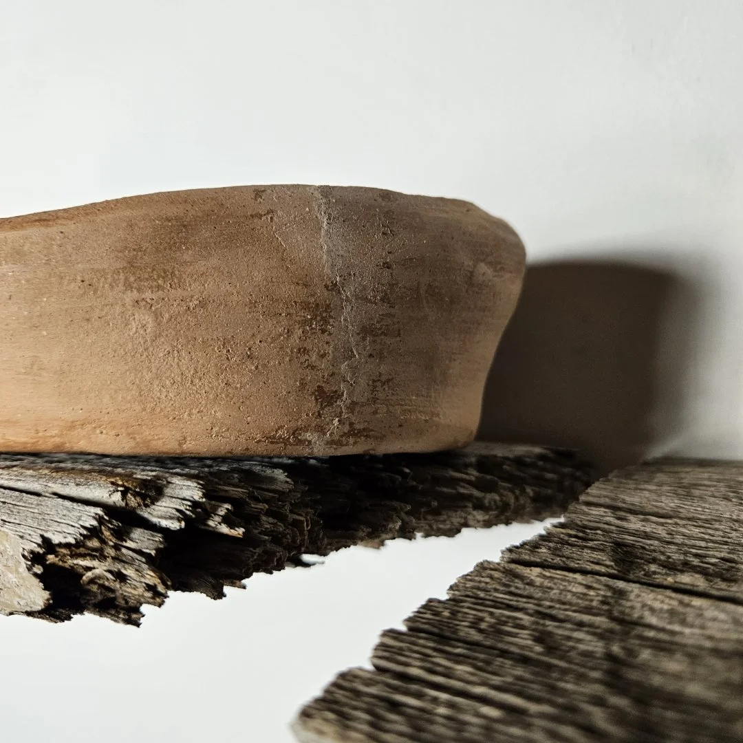 Utako Shindo | Liminal in hand: paper curls like the form of clay 閾の手 ...