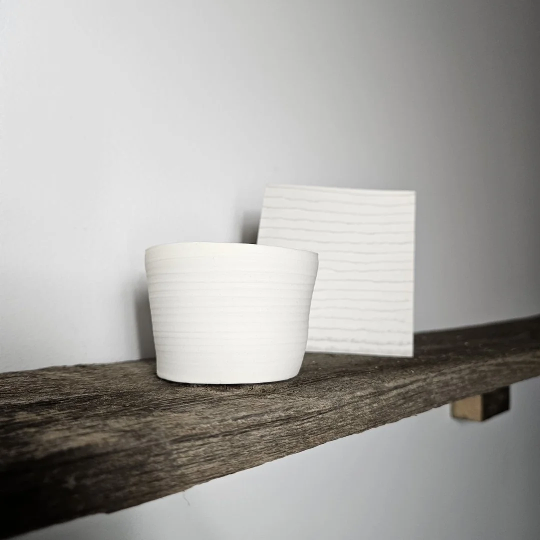 Utako Shindo | Liminal in hand: paper curls like the form of clay 閾の手 ...