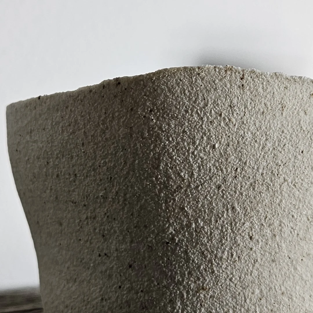 Utako Shindo | Liminal in hand: paper curls like the form of clay 閾の手 ...