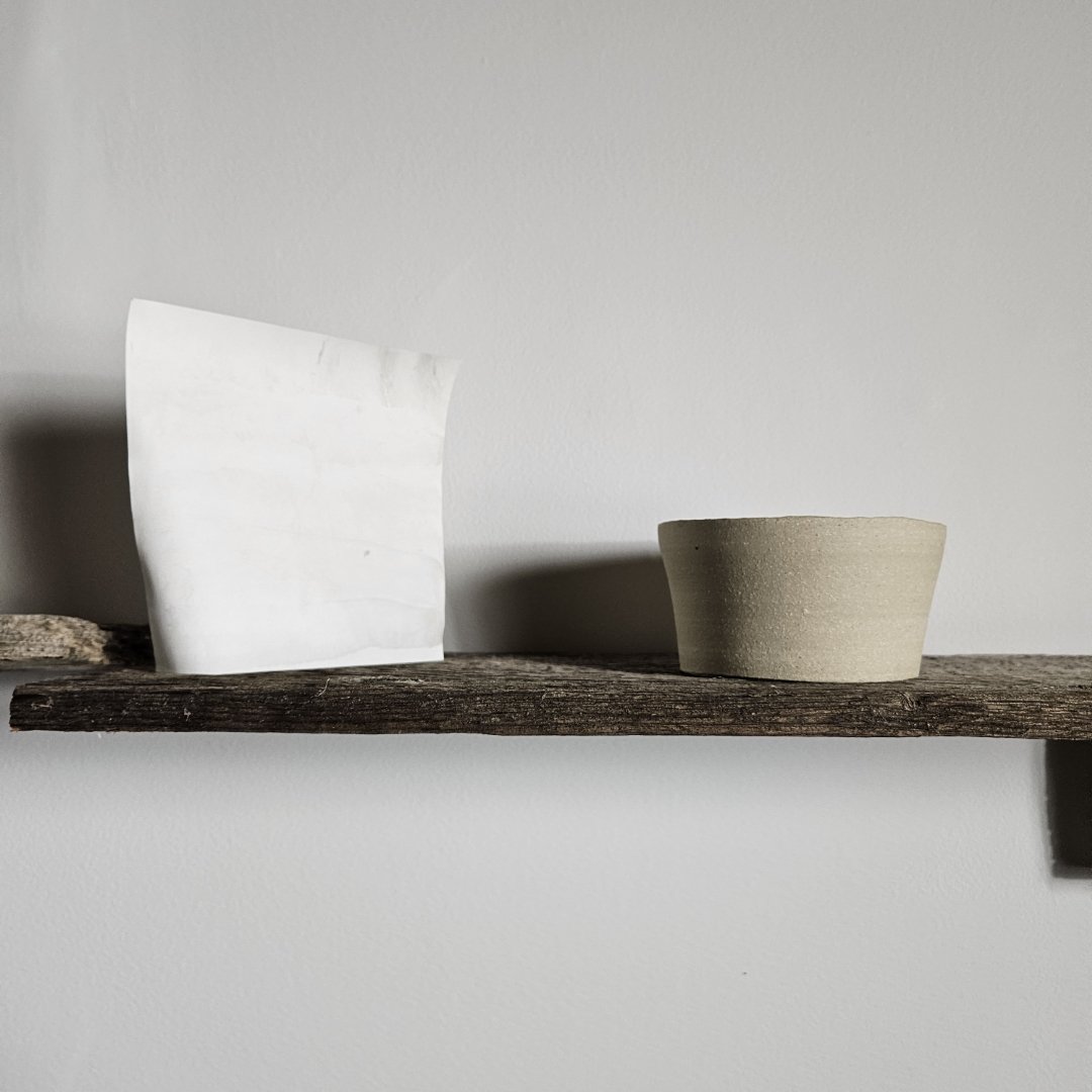 Utako Shindo | Liminal in hand: paper curls like the form of clay 閾の手 ...