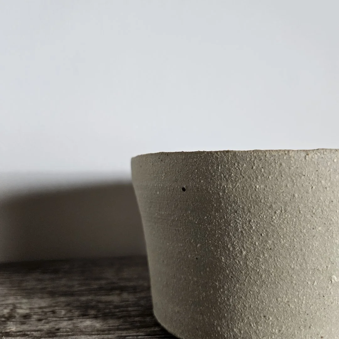 Utako Shindo | Liminal in hand: paper curls like the form of clay 閾の手 ...