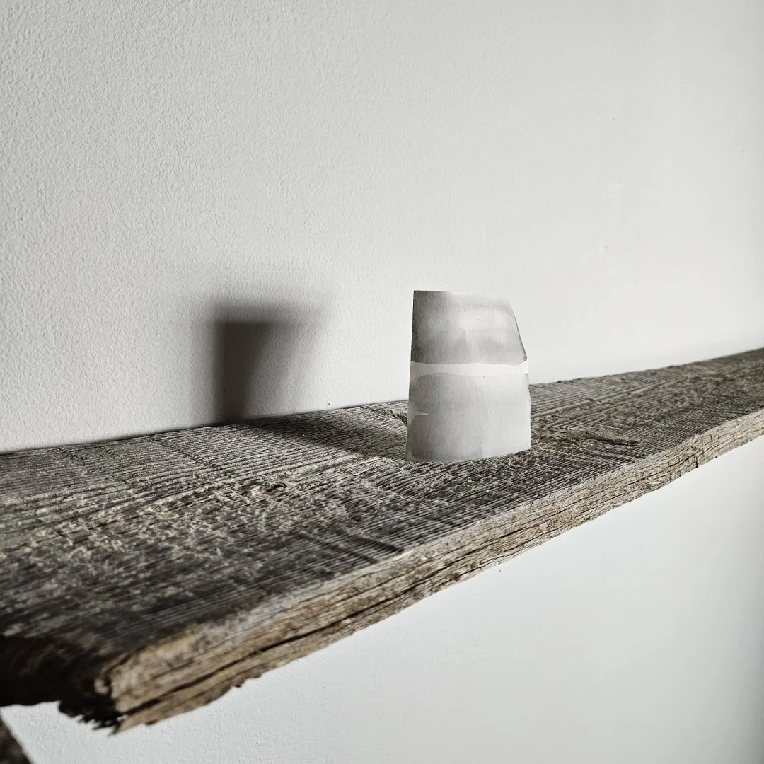 Utako Shindo | Liminal in hand: paper curls like the form of clay 閾の手 ...