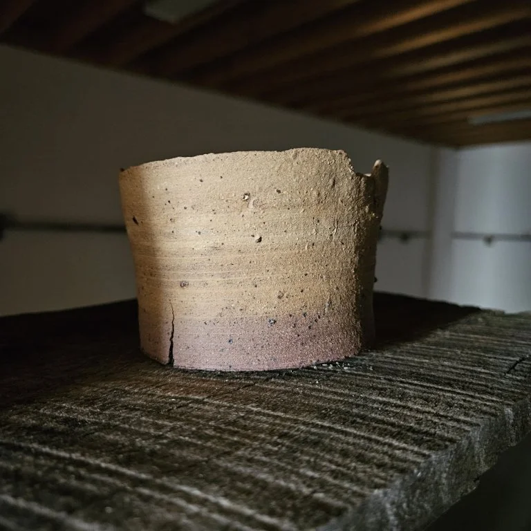 Utako Shindo | Liminal in hand: paper curls like the form of clay 閾の手 ...