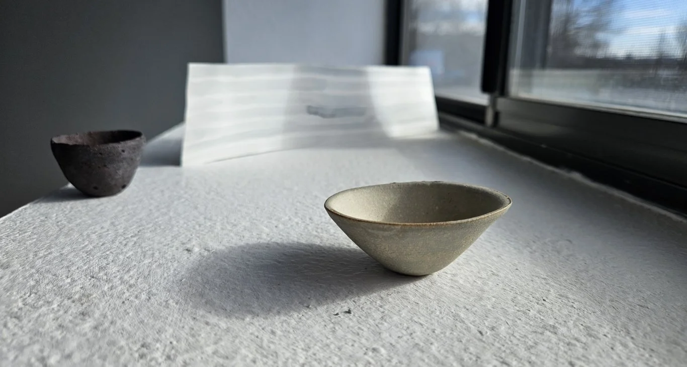 Utako Shindo | Liminal in hand: paper curls like the form of clay 閾の手 ...
