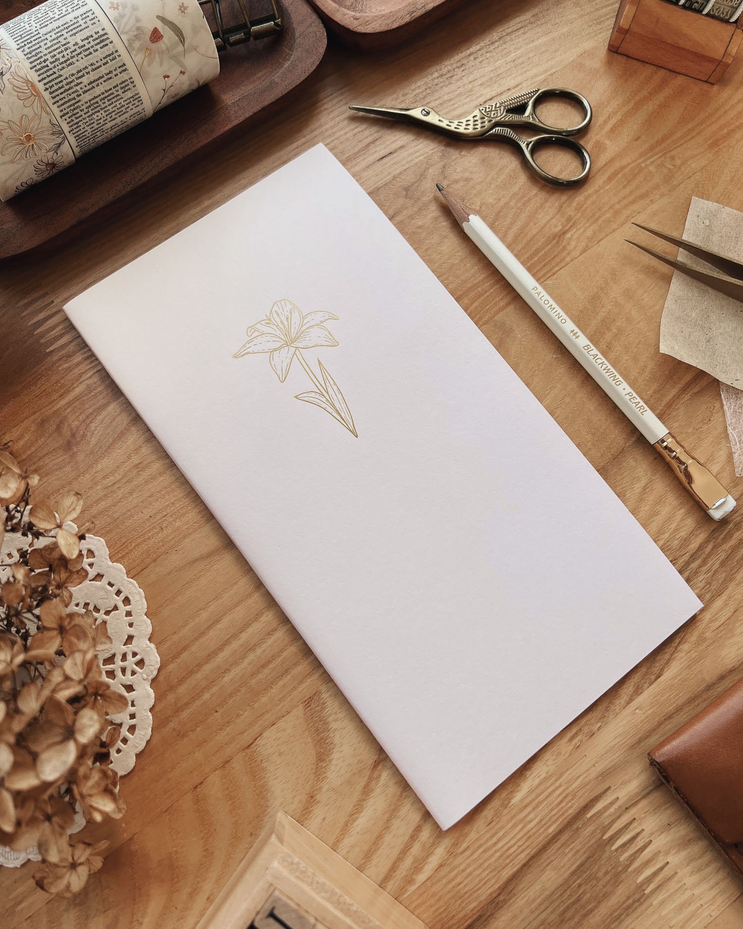 Gingko Brown Traveler's Notebook — Sarica Studio