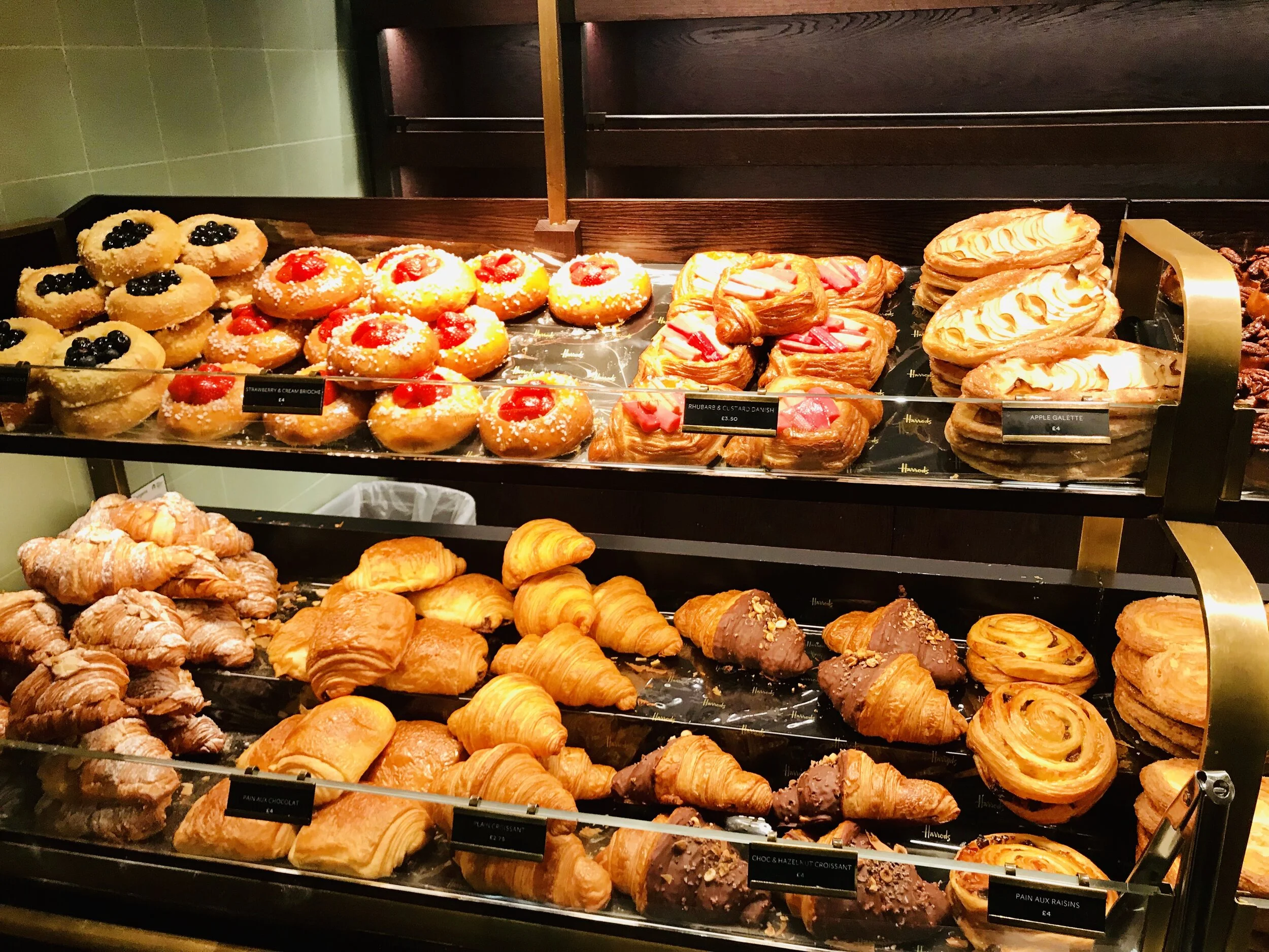 HARRODS FOOD HALL - KNIGHTSBRIDGE, LONDON — Sir and M'lady Dine Out ...