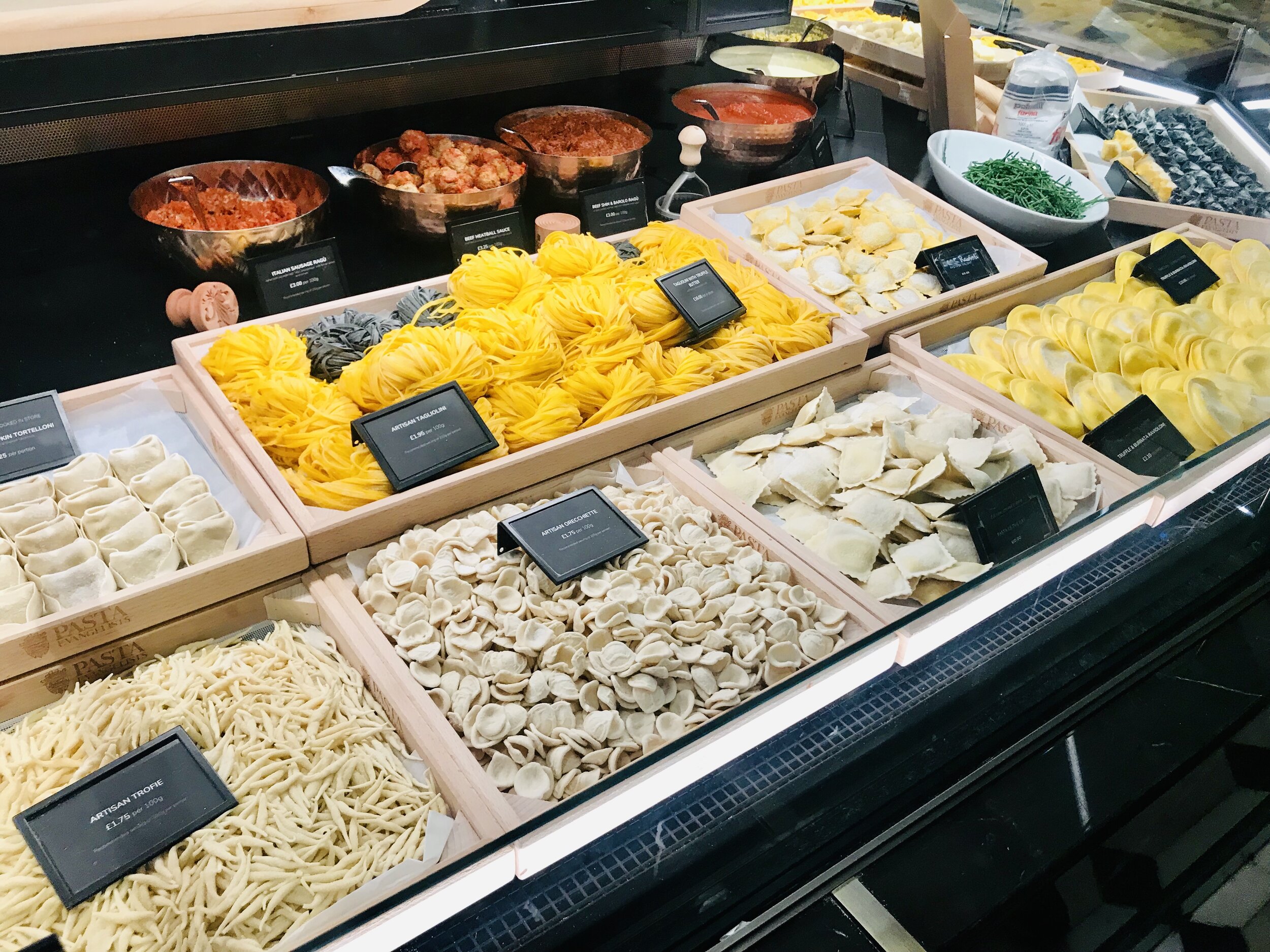 HARRODS FOOD HALL - KNIGHTSBRIDGE, LONDON — Sir and M'lady Dine Out ...