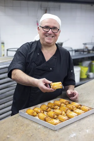 Znoud El Sit Recipe — Antoniou Fillo Pastry