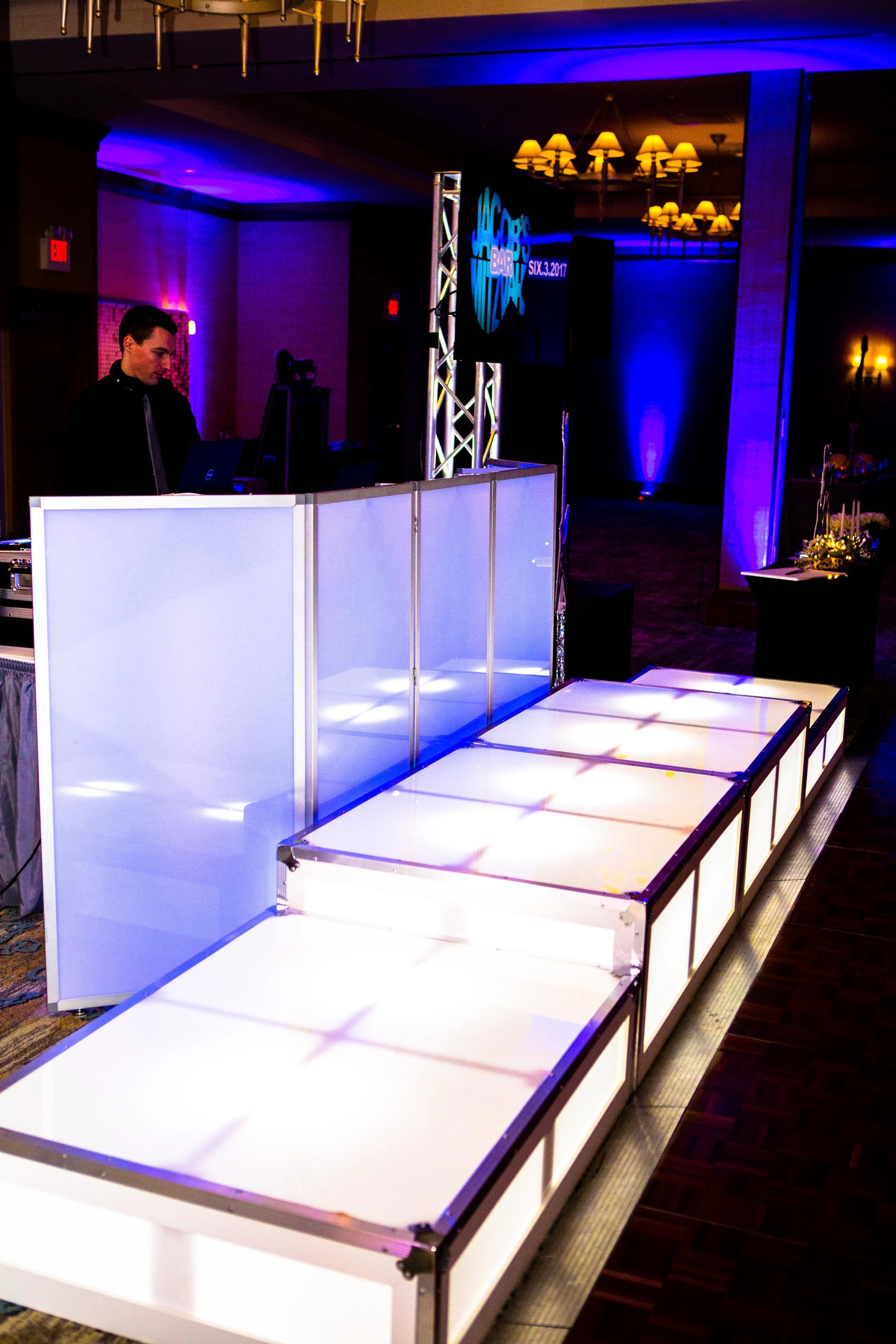 Rochester, NY's best LED light-up dance floor - Sound Express ...
