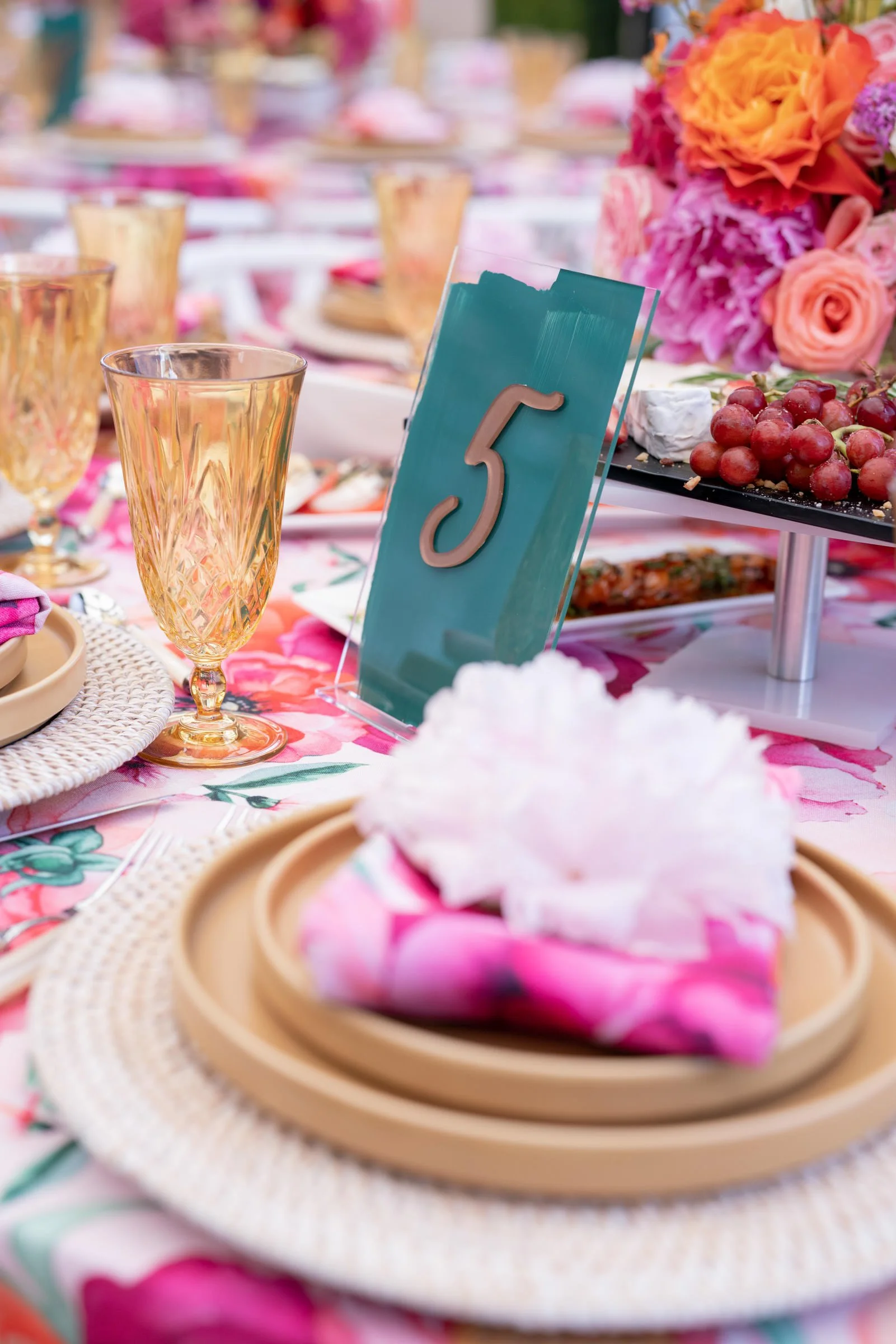 FLORAL PRINT! Colorful Decor Ideas for Spring & Summer Bridal Showers ...