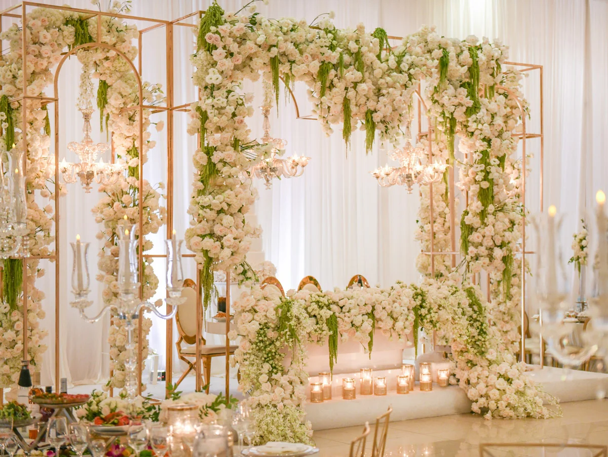 Suzy & Daniel's Glamorous White and Gold Wedding Reception — Eddie ...