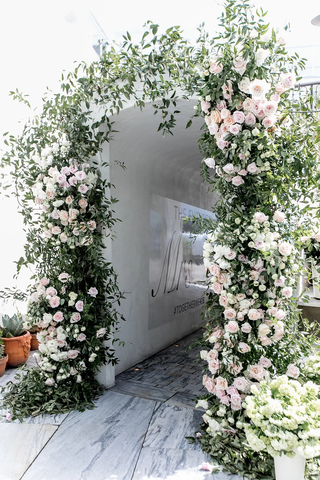 6 Tips For Decorating Your Wedding Entrance With Florals — Eddie ...