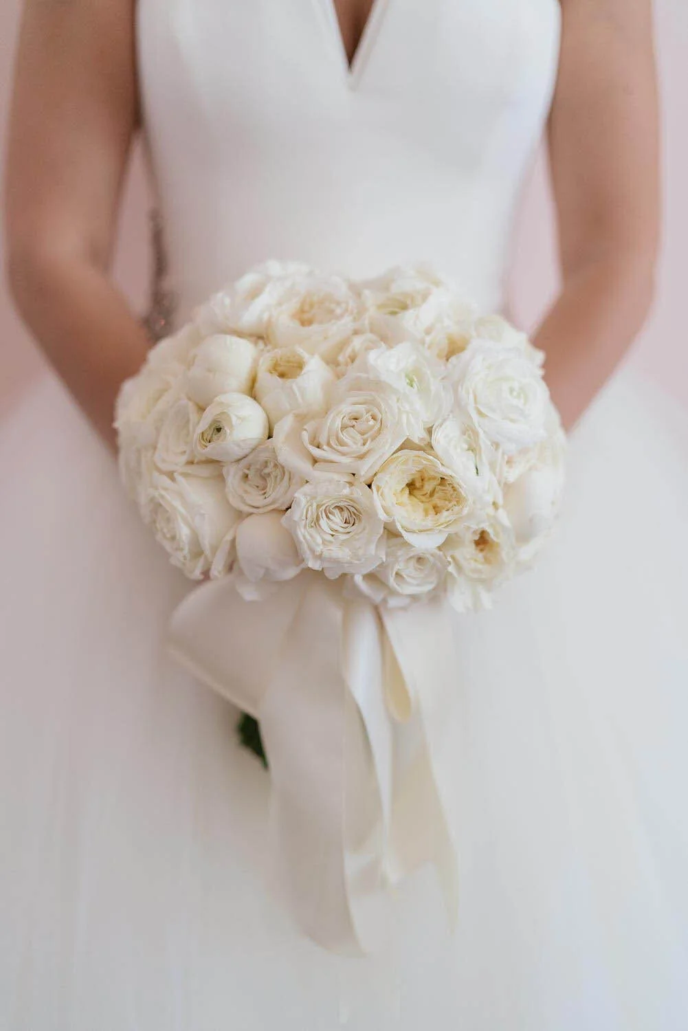 The Guide To White Bridal Bouquets {Plus Inspiration Gallery} — Eddie ...