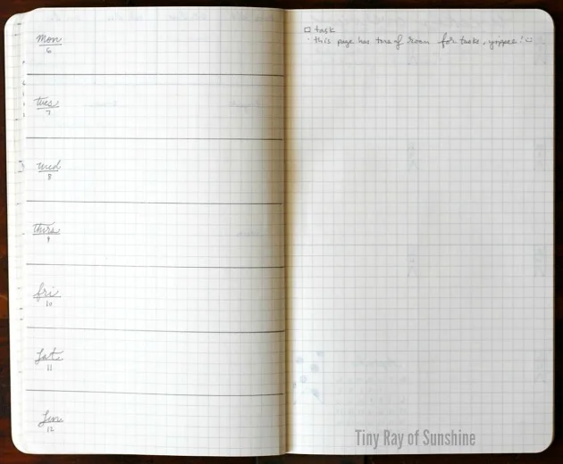 Layout Idea: Weekly layouts — Tiny Ray of Sunshine