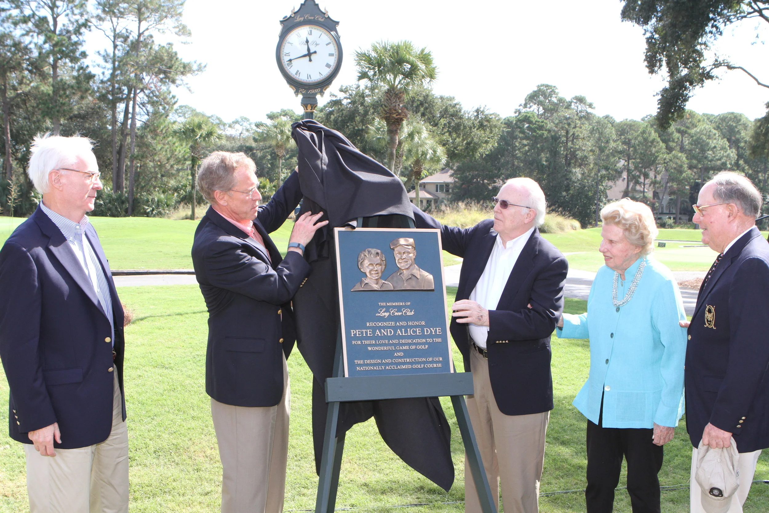 PETE & ALICE DYE — Long Cove Club