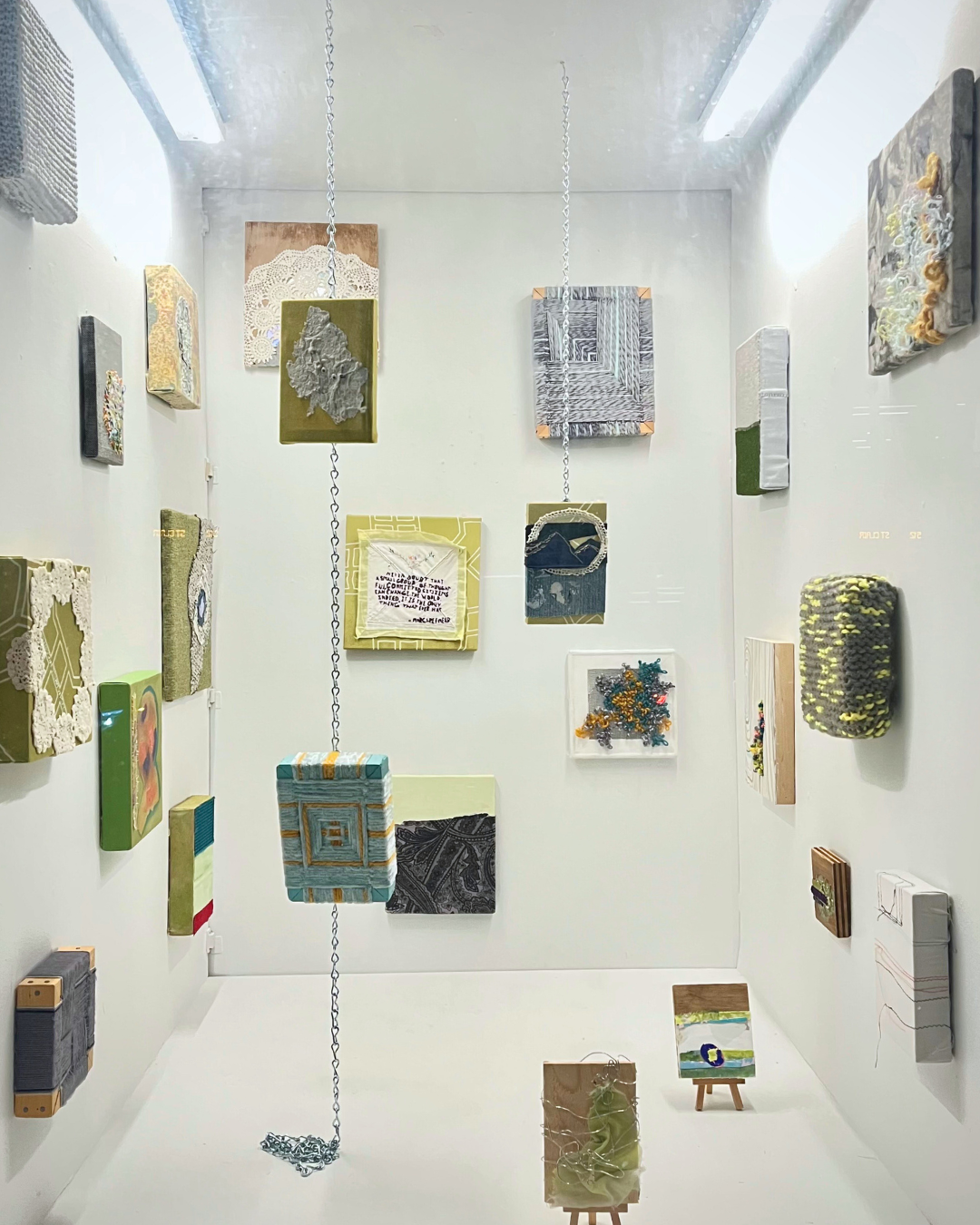 Akin Vitrine Gallery is proud to wrap up 2025 with a stunning new ...