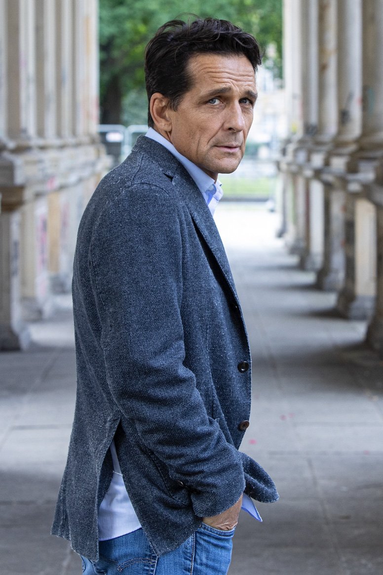 Robert Seeliger — Friends Connection Agency