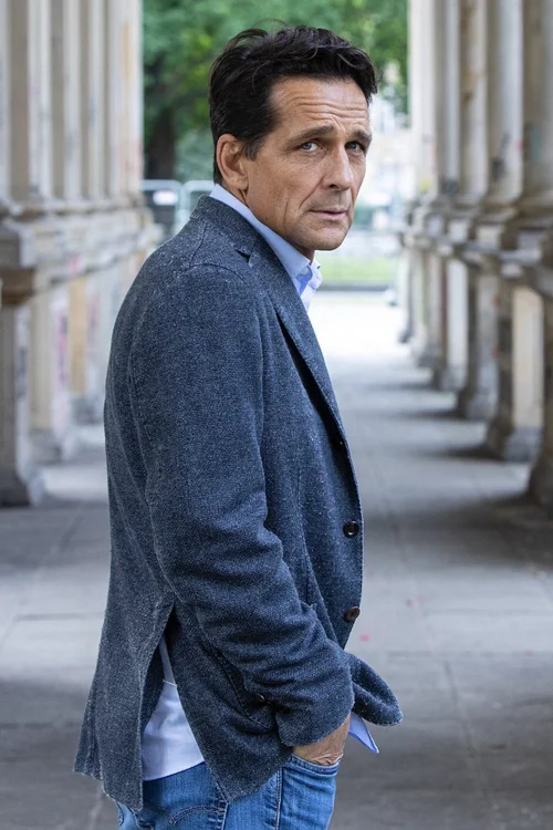 Robert Seeliger — Friends Connection Agency