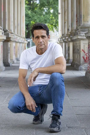 Robert Seeliger — Friends Connection Agency