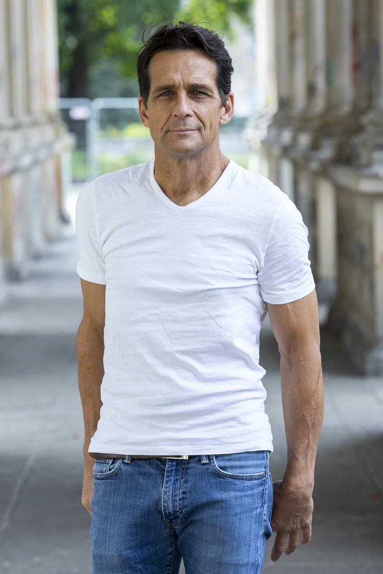Robert Seeliger — Friends Connection Agency