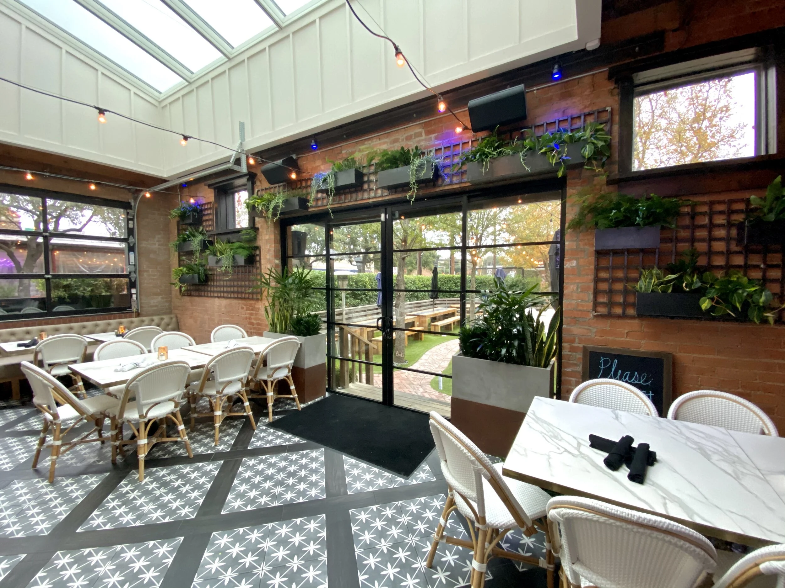 Best Happy Hour In Dallas - Craft Cocktails & Great Brunch | Bridal ...