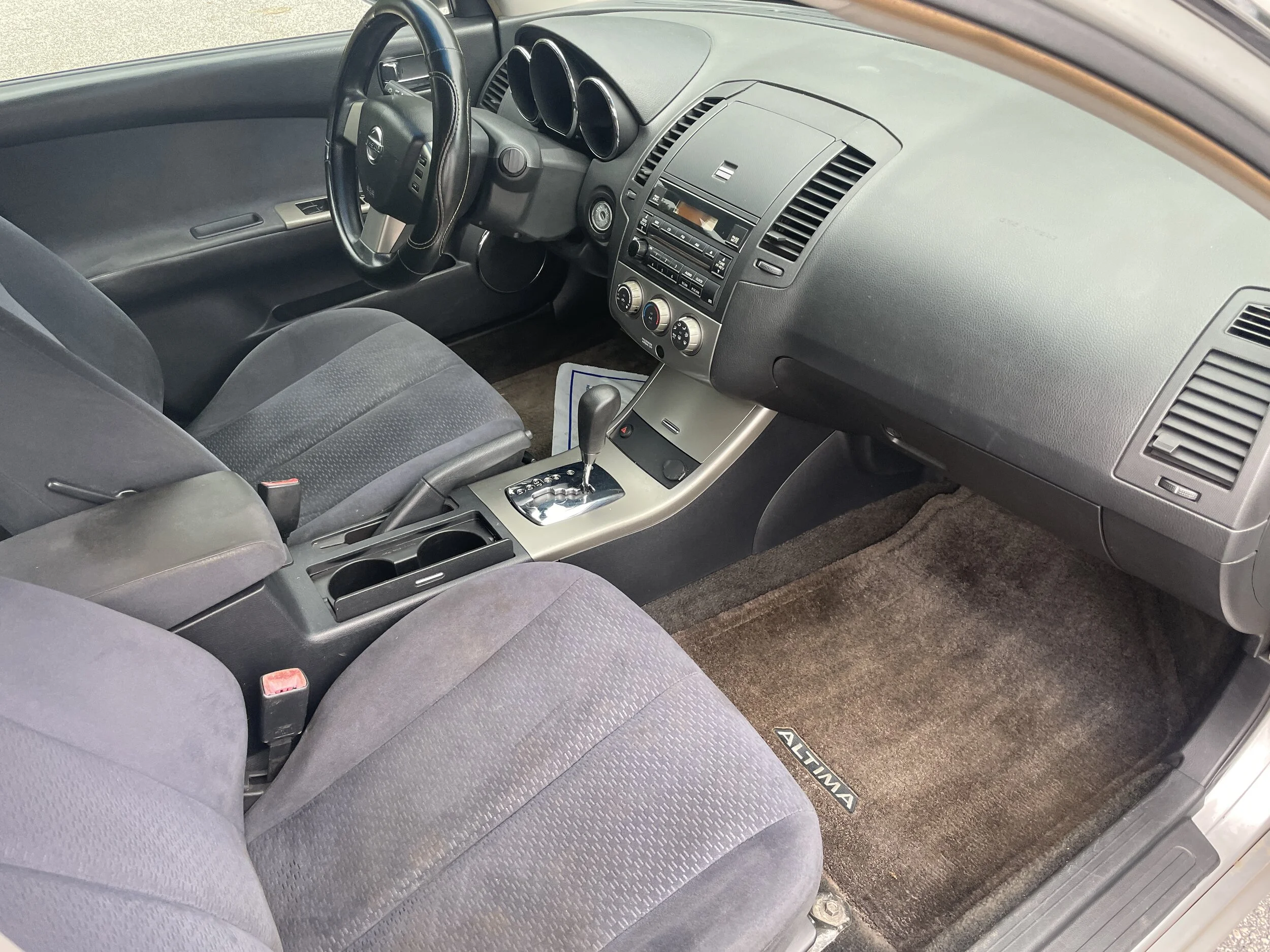 Nissan Altima 2005 Interior