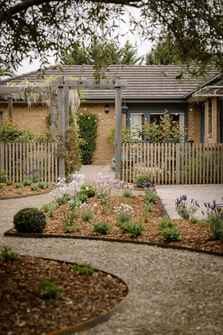 Cottage Courtyard — Ashley James Ashley James Gardens