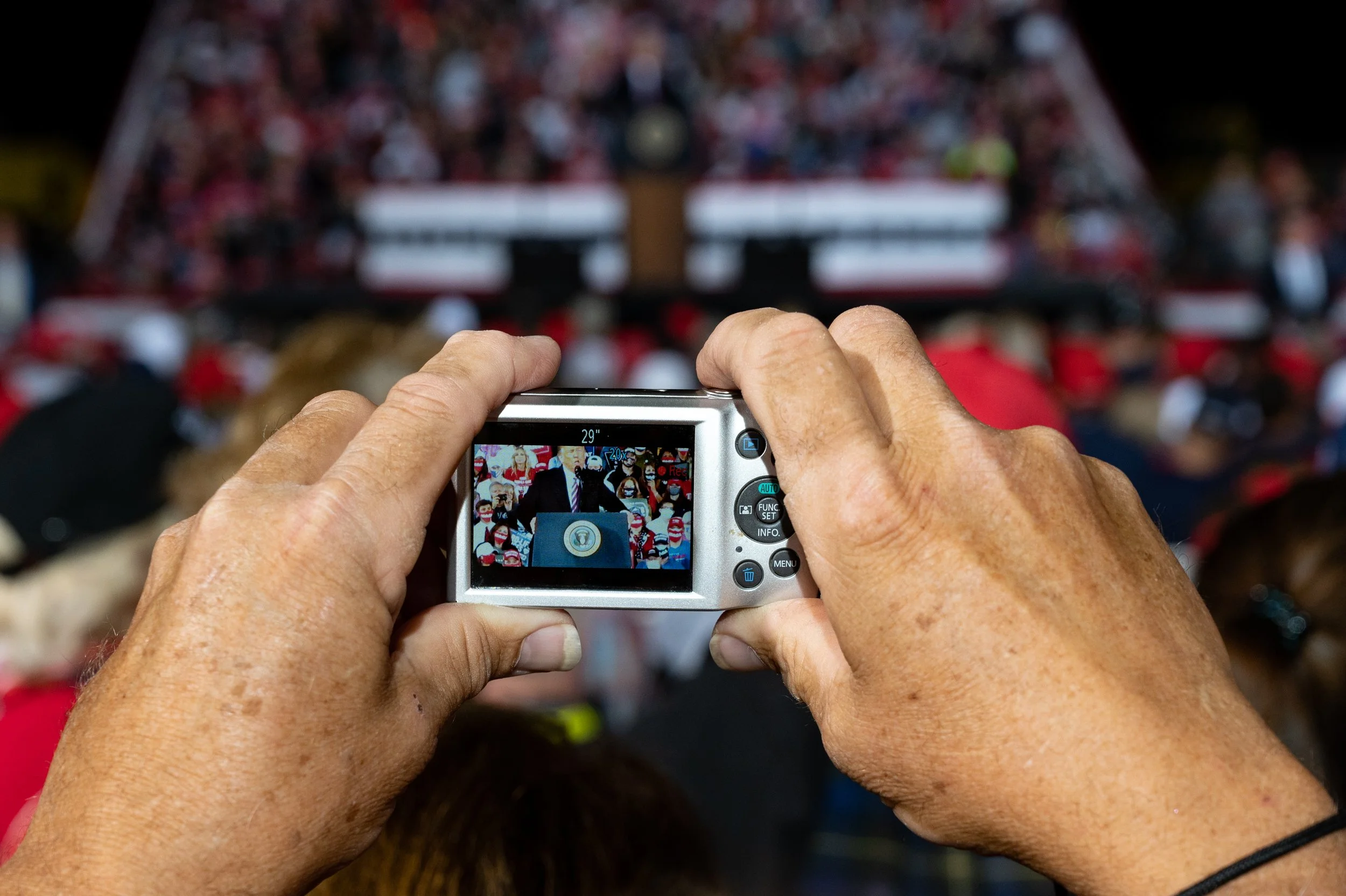 Noah Riffe - Photojournalist