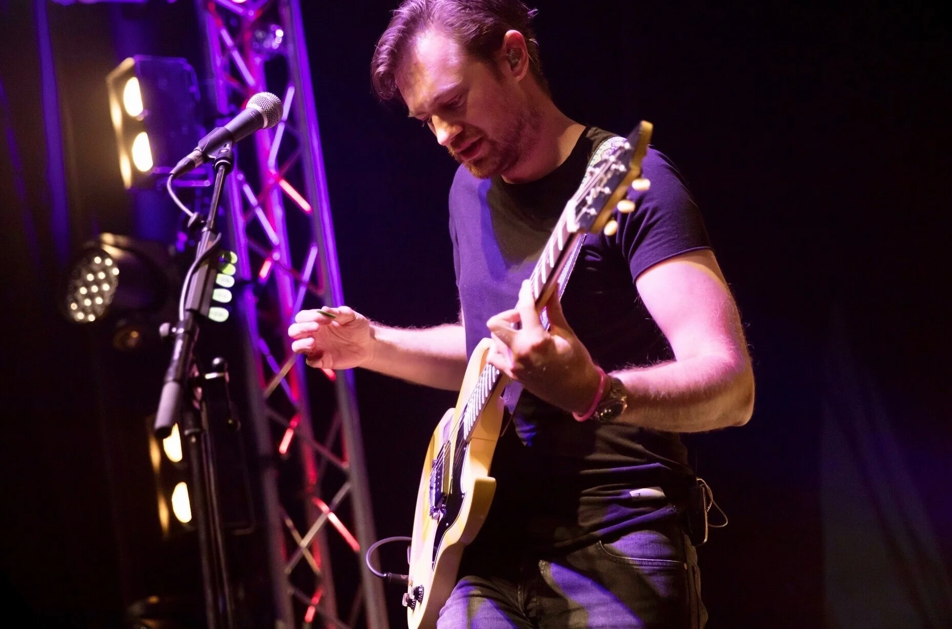 Case Guitars - Hand Built Electric Guitars— James Cole's Guitars