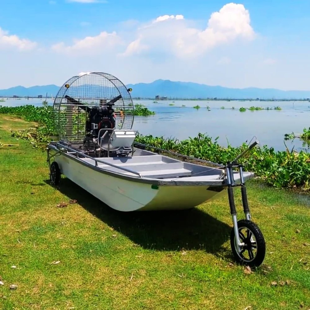 Different Types of Airboats: Wings, Reverse, Wheels, Flat Bottom, V ...