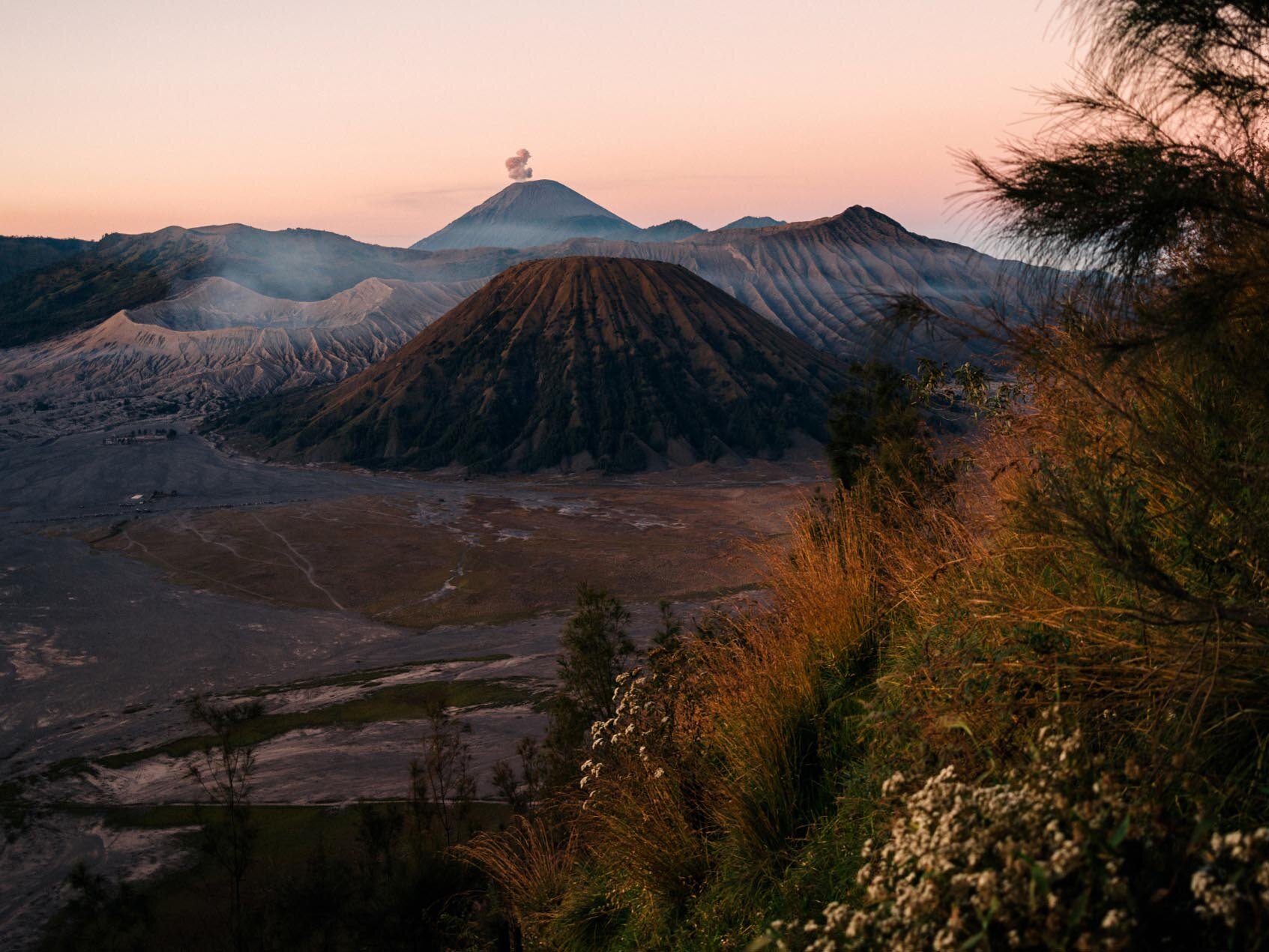 Sunrise At Mount Bromo - Hiking To Another Planet — JORIS HERMANS