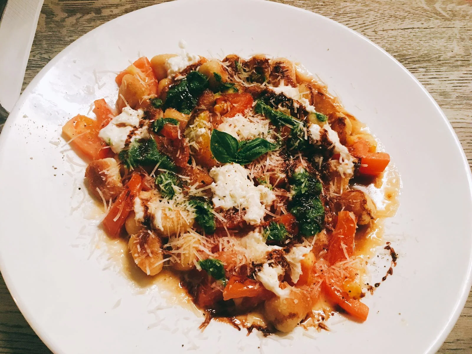 Relaxed dining at No 197 Chiswick Fire Station, Chiswick — Her ...