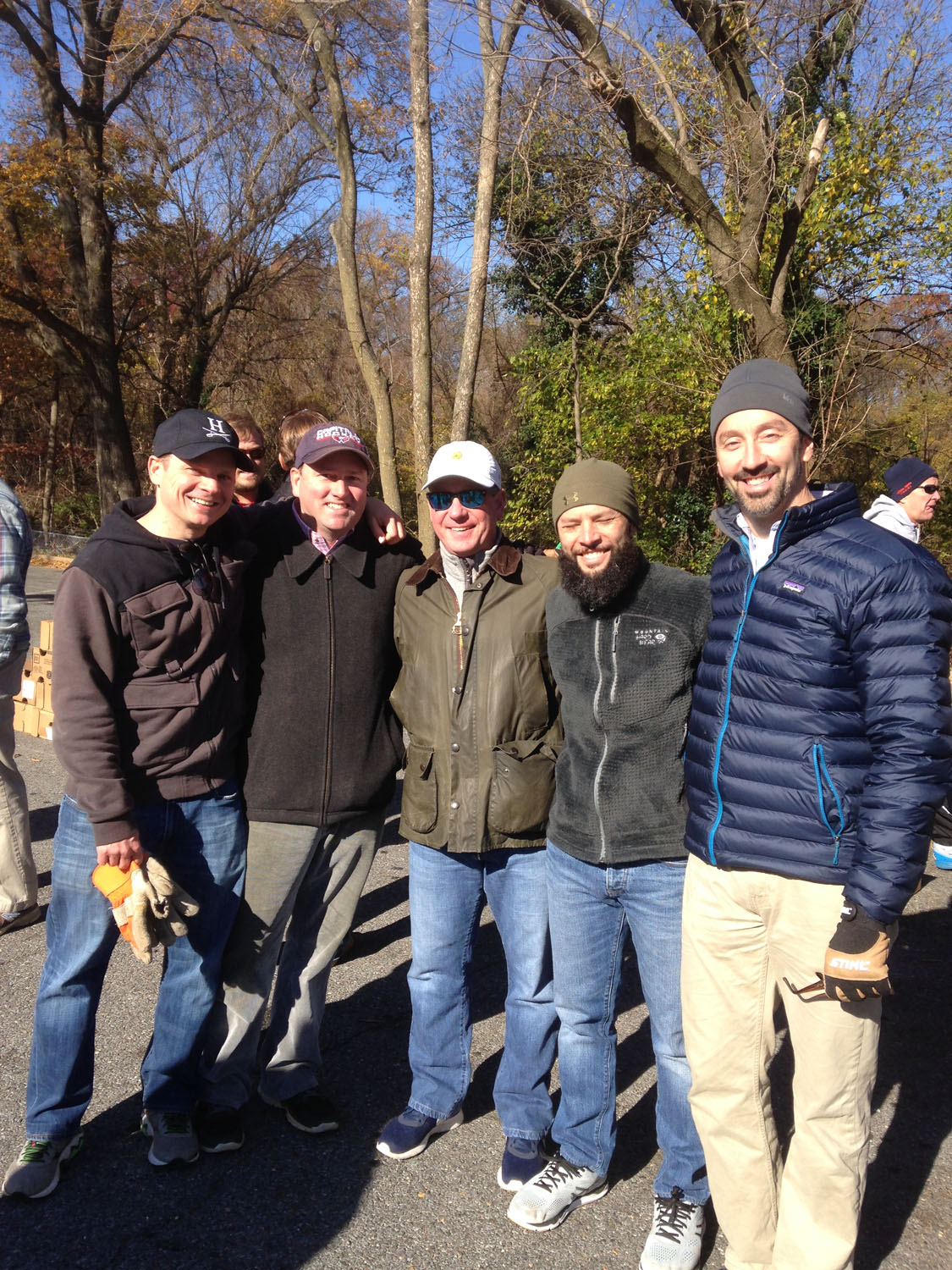 Poor Robert’s Mission - distributing turkeys to needy families in the ...