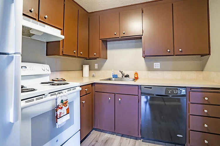 Del-View Apartments — Cornell and Associates