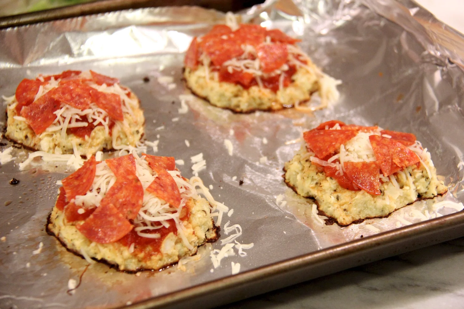 Mini Cauliflower Pizzas — MOMSTRONG