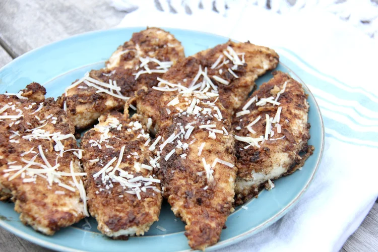 Kodiak Cakes Crispy Quick Parmesan Chicken — MOMSTRONG