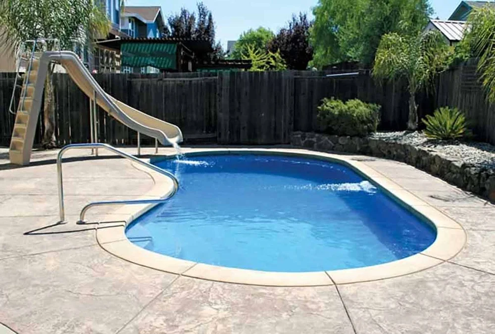 Valencia Fiberglass Pool | Browning Pools & Spas