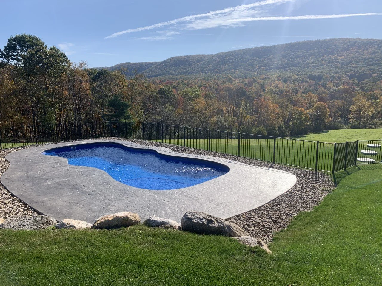 Coral Sea Lounger Fiberglass Pool | Browning Pools