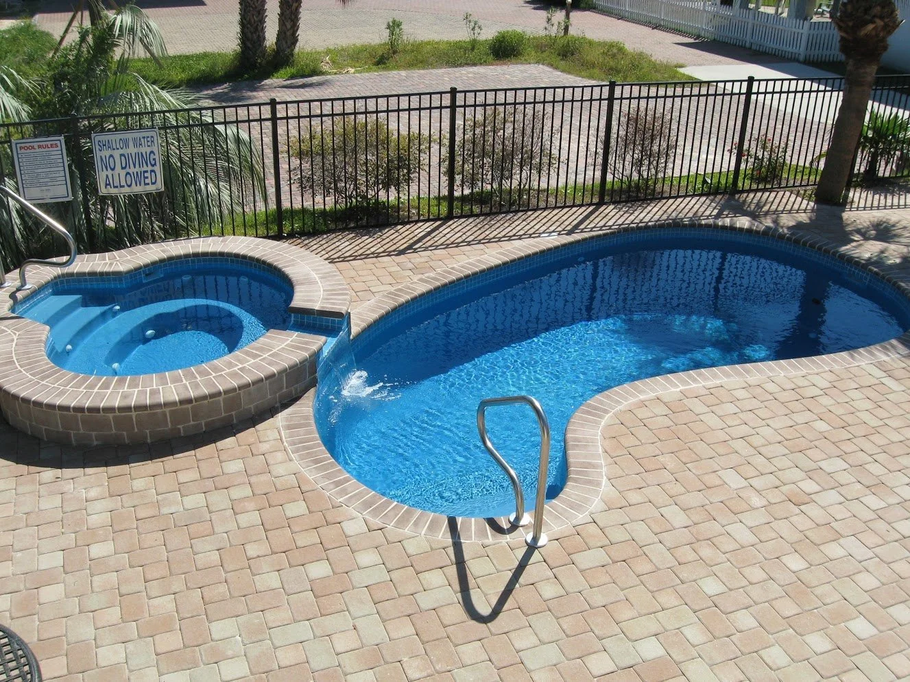 Oyster Fiberglass Pool | Browning Pools