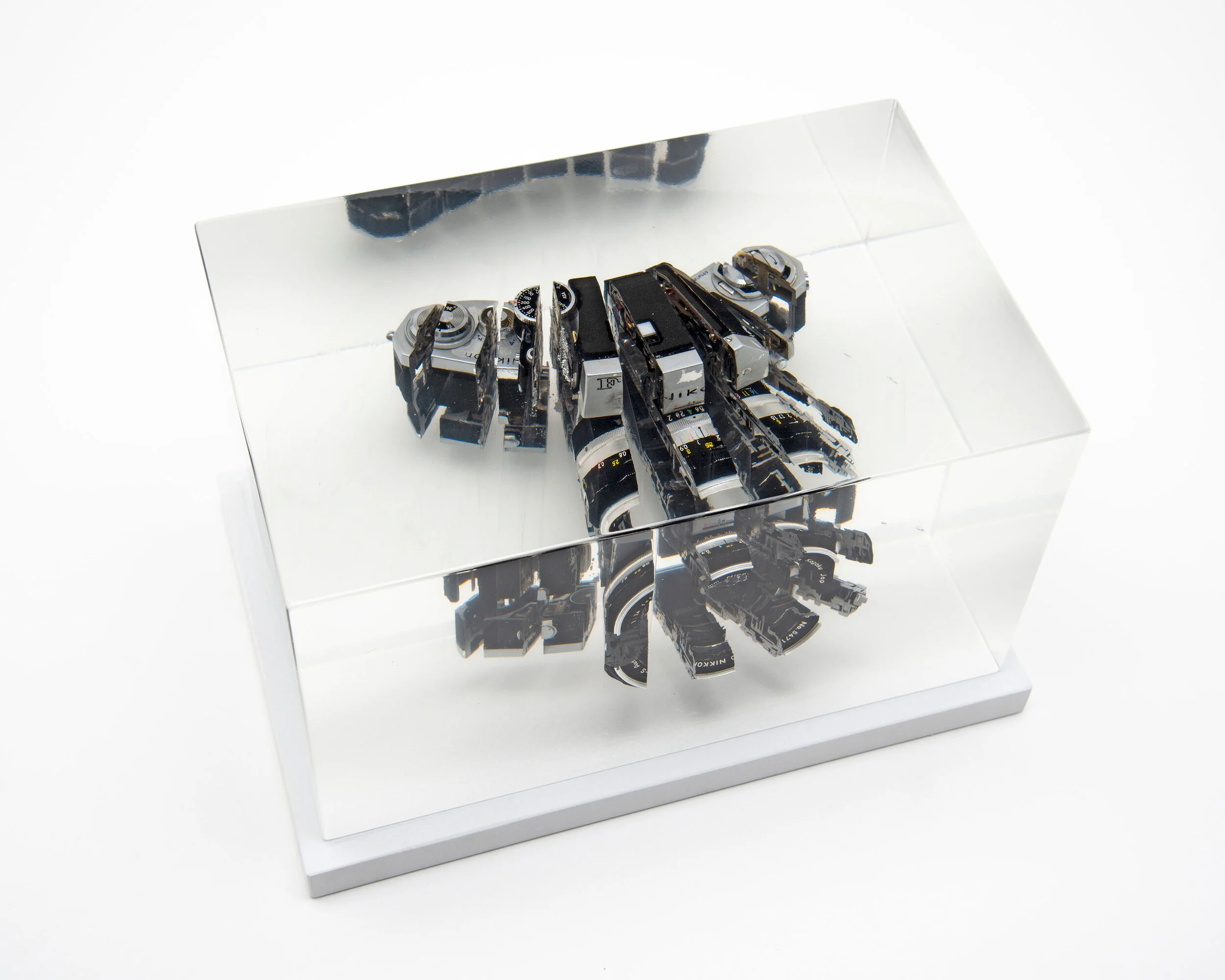 Fabian Oefner Disintegrating Art — Designcollector